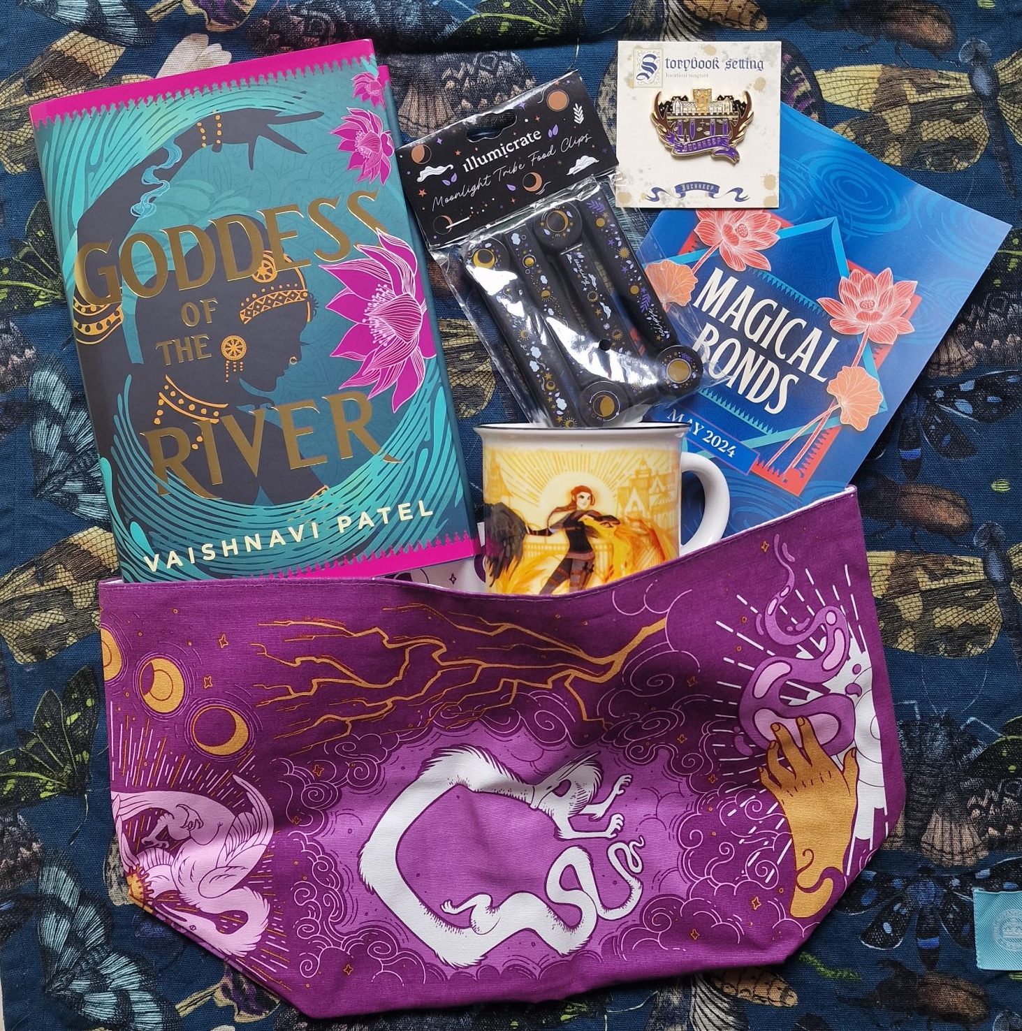 Moon Hauls: Magical Bonds Illumicrate – The Constellation of Moon